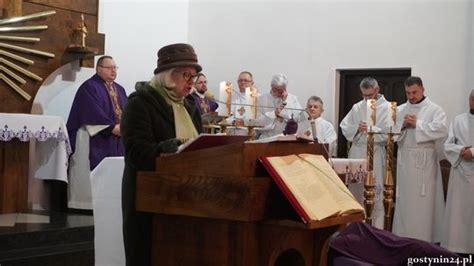 Ks Andrzej Rutkowski Krzyż Jest Symbolem Miłości Boga Do Ludzi