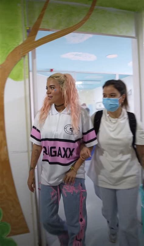 Karol G Con Su Hermana Visitando Un Hospital Infantil De México 🇲🇽 🌟🙌💖👑