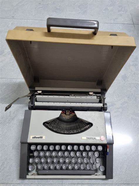 Olivetti Type Writter Computers And Tech Printers Scanners And Copiers