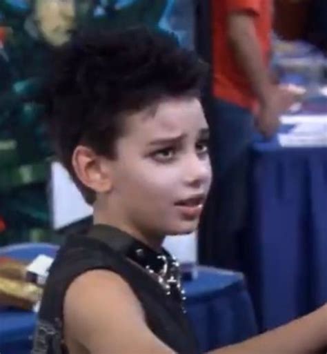 Mini Devon Bostick Celebridades Actores Hola Guapo