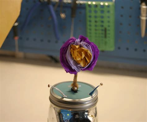 Create An Arduino Controlled Light Following Flower Bot 10 Steps