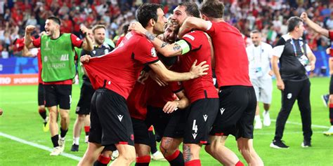 Dvb ယောဂလေ့ကျင့်နေသည့် အင်္ဂလန်အသင်း အပါအဝင် ယူရို ၂၀၂၄ နောက်ဆုံးသတင်းများ