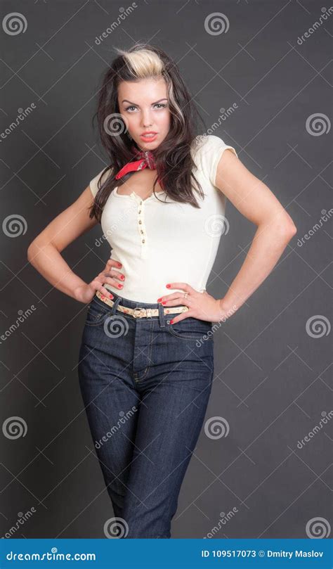 Slender Sensual Girl Stock Image Image Of Sensuality 109517073