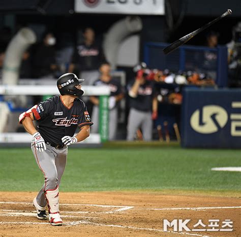 솔로포 이성열 화끈한 빠던 [mk포토]