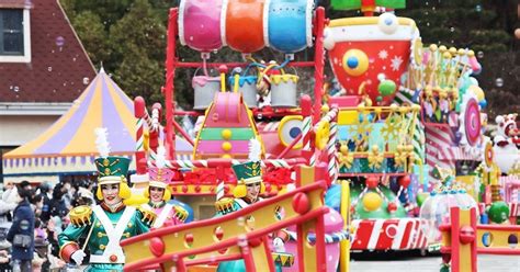 화려한 크리스마스 퍼레이드