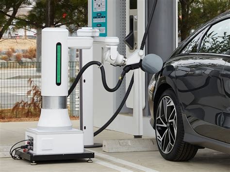 전기차 주차 시 자동 충전”현대차그룹 Acr 충전 시연영상 공개 전기차 주차 시 자동 충전”현대차그룹 Acr 충전 시연영상 공개