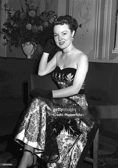1951 London England American Film Star Wanda Hendrix Is Pictured