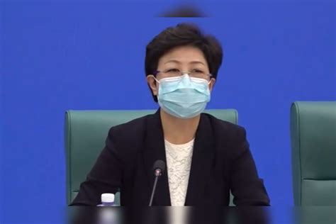 上海卫健委提醒：核酸检测时要戴好口罩，保持距离，避免与老友交谈
