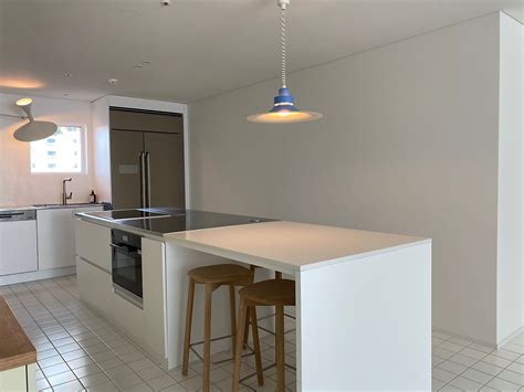 집 전체에 하얀 타일이 핫한 브랜드 디자이너가 꾸민 미드 센추리 모던 인테리어 네이트뷰