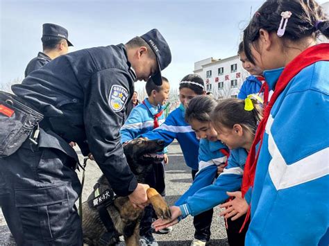 新疆阿勒泰：萌娃进警营 警心连童心 改革网