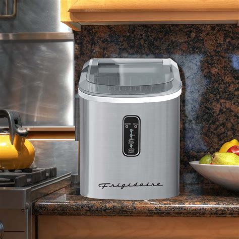 How To Use A Portable Ice Maker Storables