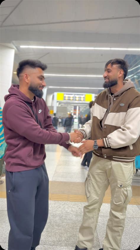 Arshvir Singh See Yaa Soon 🖤 Guri 15 Canada Airport