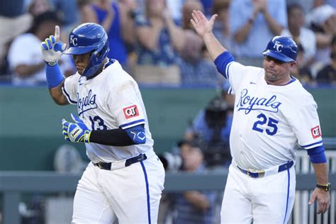 Salvador Perezs 8th Inning Homer Lifts Royals To Sweep Over Pirates