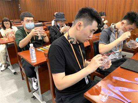 灯耀华夏”浙澳两地硖石灯彩研习活动在嘉兴市博物馆举行