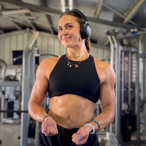 If Your Lat Pulldowns Arent Sculpting Your Back Youre Probably Doing