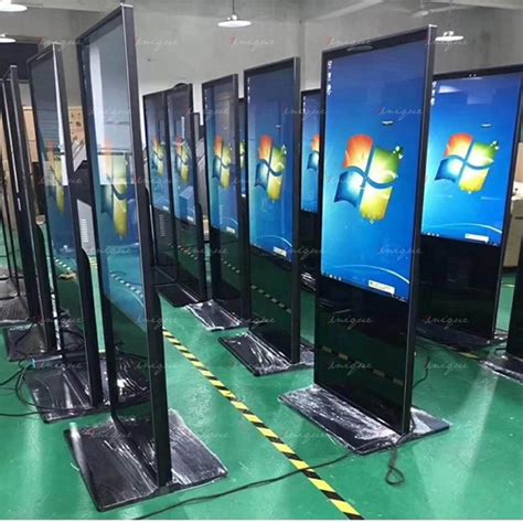 1 Màn hình LCD chân đứng giá rẻ hỗ trợ thi công lắp đặt