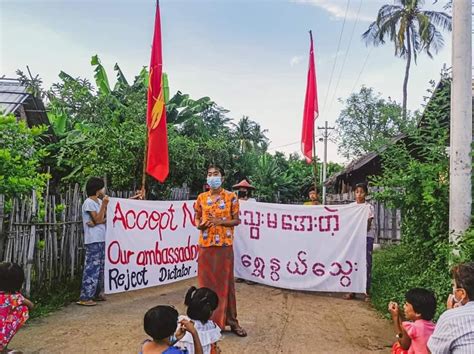 ရွှေနွယ်သွေး သပိတ် စစ်ကြောင်း အကြမ်းဖက် စစ်အာဏာရှင် ဆန့်ကျင်ရေး ချီတက် ဆန္ဒပြ Khit Thit Media