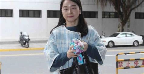 岛内亲绿媒体人周玉蔻再被判刑因被控加重诽谤罪今被判3个月 腾讯新闻