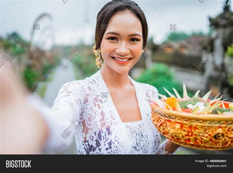 Attractive Balinese Image And Photo Free Trial Bigstock