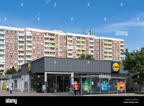 Lidl Store Front Hi Res Stock Photography And Images Alamy