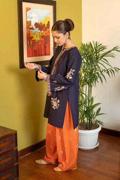 2 Piece Unstitched Heavy Embroidered Lawn Suit Naqooshpk