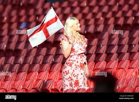 England Female Football Fan Hi Res Stock Photography And Images Alamy