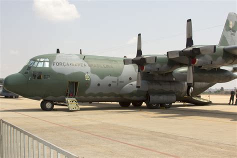 무료 이미지 하늘 파리 여행 평면 차량 공기 호스 헬리콥터 파티 수렵 이륙하다 항공 운송 항공학 비행기 이륙 팹 공군 제트기 화물 항공기