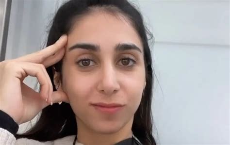 Awz Star Suri Abbassi Irritiert Mit Bauch Foto Ernsthaftes Thema