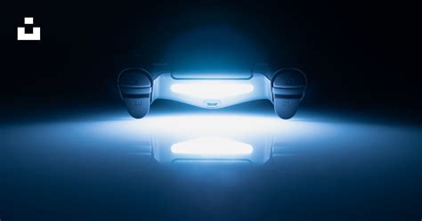 어둠 속에서 자동차의 클로즈업 사진 Unsplash의 무료 파랑 이미지