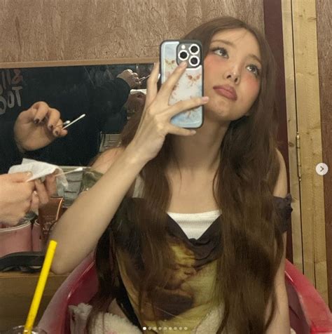 [연재] 스포츠월드 `스타★샷` 트와이스 나연 ‘애교만점 [스타★샷] Zum 뉴스
