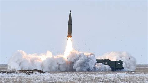 凤凰早报 普京宣布将在邻国部署核武器朝鲜500万青年举行复仇动员会 凤凰网