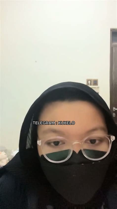 Hijab Bbw Toge Nsywa Lagi Asyik Mainin Uting Eporner
