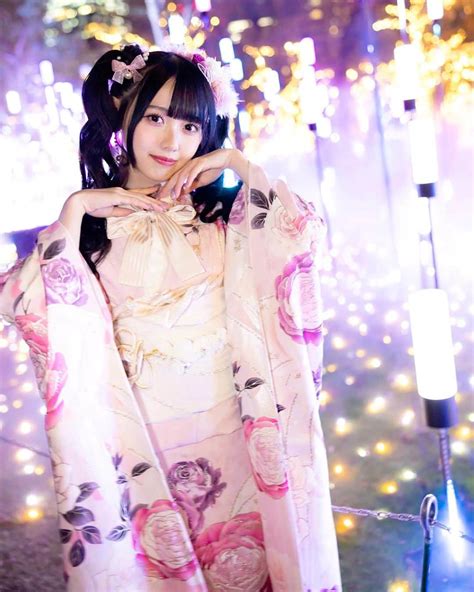 松本ももなさんのインスタグラム写真 松本ももなinstagram「振袖好きかーい？👘 夏のイルミネーション 背景はいつみても、うっとり
