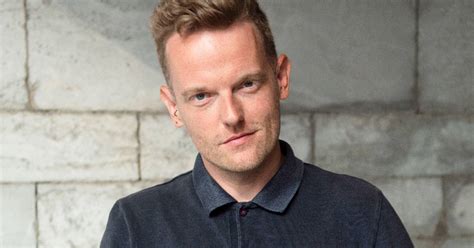 Tom De Cock Wint Literatuurprijs In Nederland Als Ik Schrijf Eet Ik Enkel Junkfood Draag