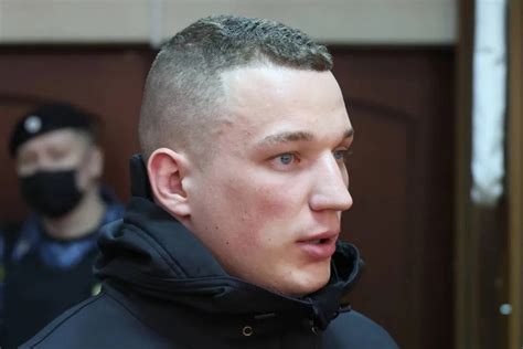 Пранкеру Эдварду Билу грозит штраф из за ролика в полицейской форме