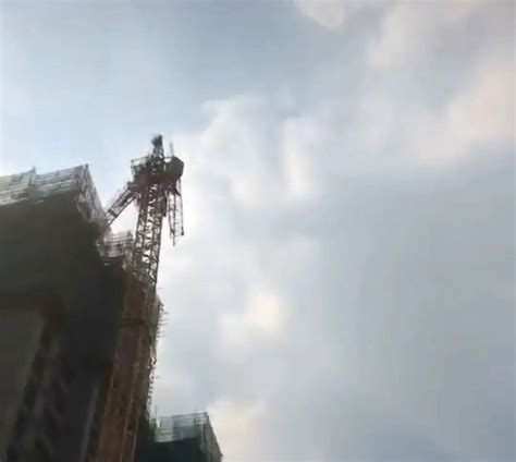 山东菏泽一在建工地发生塔吊顶升事故致3人死亡 液压汇
