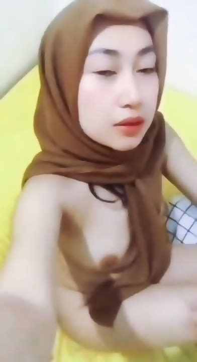 Pap Ukhti Jilbab Coklat Nenen Mungil Tasya Namanya Doi