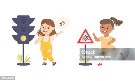 어린 소녀 보행자 학습 도로 표지판 및 교통 규칙 벡터 일러스트 레이 션 세트 거리에 대한 스톡 벡터 아트 및 기타 이미지 거리 경고 기호 교실 Istock