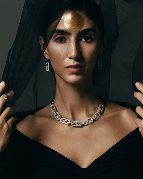 جلسة تصويرية بتوقيع هي ودار ميسيكا بعنوان Crowned In Gems مجلة هي