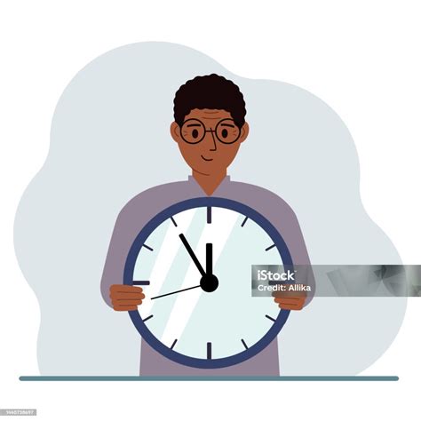 남자는 손에 큰 시계를 들고 있습니다 시간 관리 계획 근무 시간 구성 효과적인 비즈니스 마감일 경영자에 대한 스톡 벡터 아트 및 기타 이미지 Istock