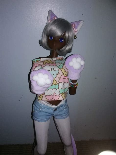 Ruby Being A Kitty Scrolller