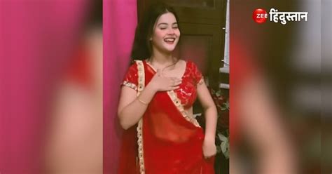 Gungun Gupta Danced In Bridal Attire Wearing Lehenga Chunni Users Were Left In Tears After