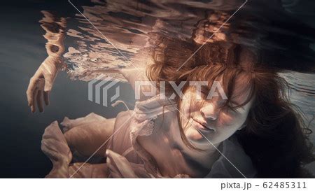 人 人物 人間の写真素材 62485311 PIXTA