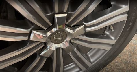 Loose Lx570 Center Caps Hub Caps Forum Toyota Lexus And Off Road Community