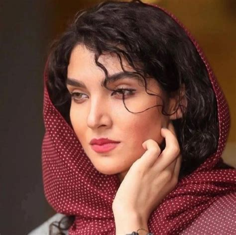 تیوال سارا رسول زاده