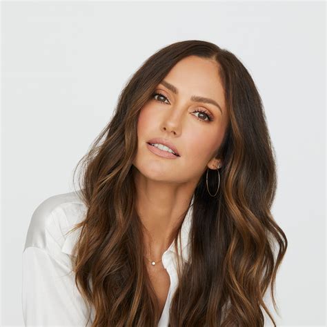Minka Kelly On Memoir Tell Me Everything” Euphoria” And Her Mom