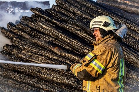 Пожежу поблизу Ізюма на Харківщині досі гасять Цензор НЕТ