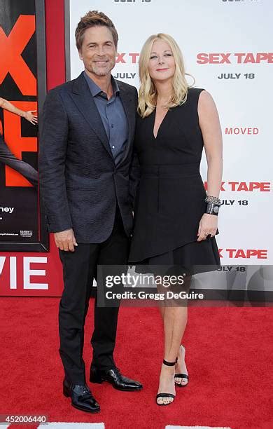 Rob Lowe Tape Photos And Premium High Res Pictures Getty Images