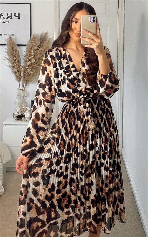 Ruby Pleated Leopard Print Maxi Dress In Leopard Ikrush