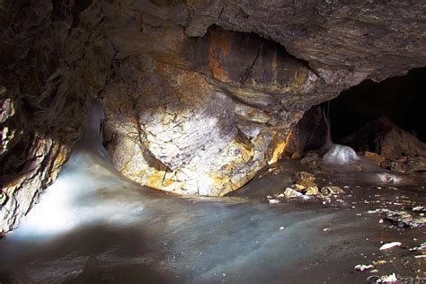 La joya natural oculta en los Pirineos una cueva helada a más de 2 000 metros de altura Infobae